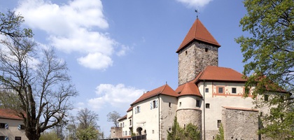 Burg Colmberg - 1,000-Year-Old Castle Hotel Of The Franconian Kings