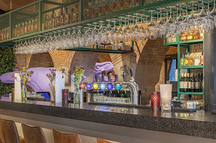 Bunk - Amsterdam's Holy Ho(s)tel