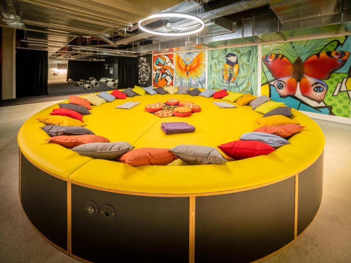 Jo&Joe Vienna - Hip Ho(s)tel Inside an IKEA Store