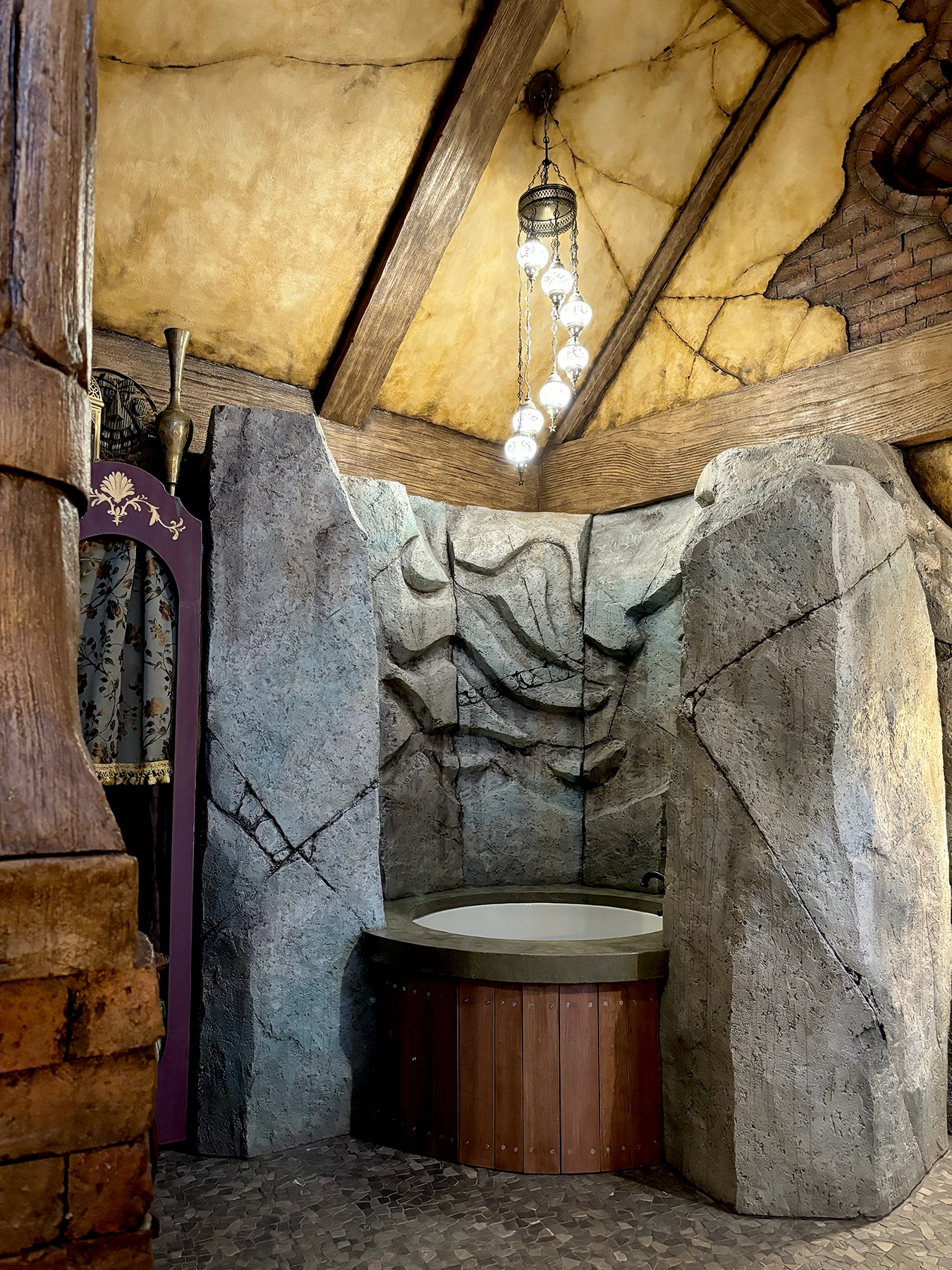 Hazelnut Inn - Medieval Fantasy in Canada's Fraser Valley