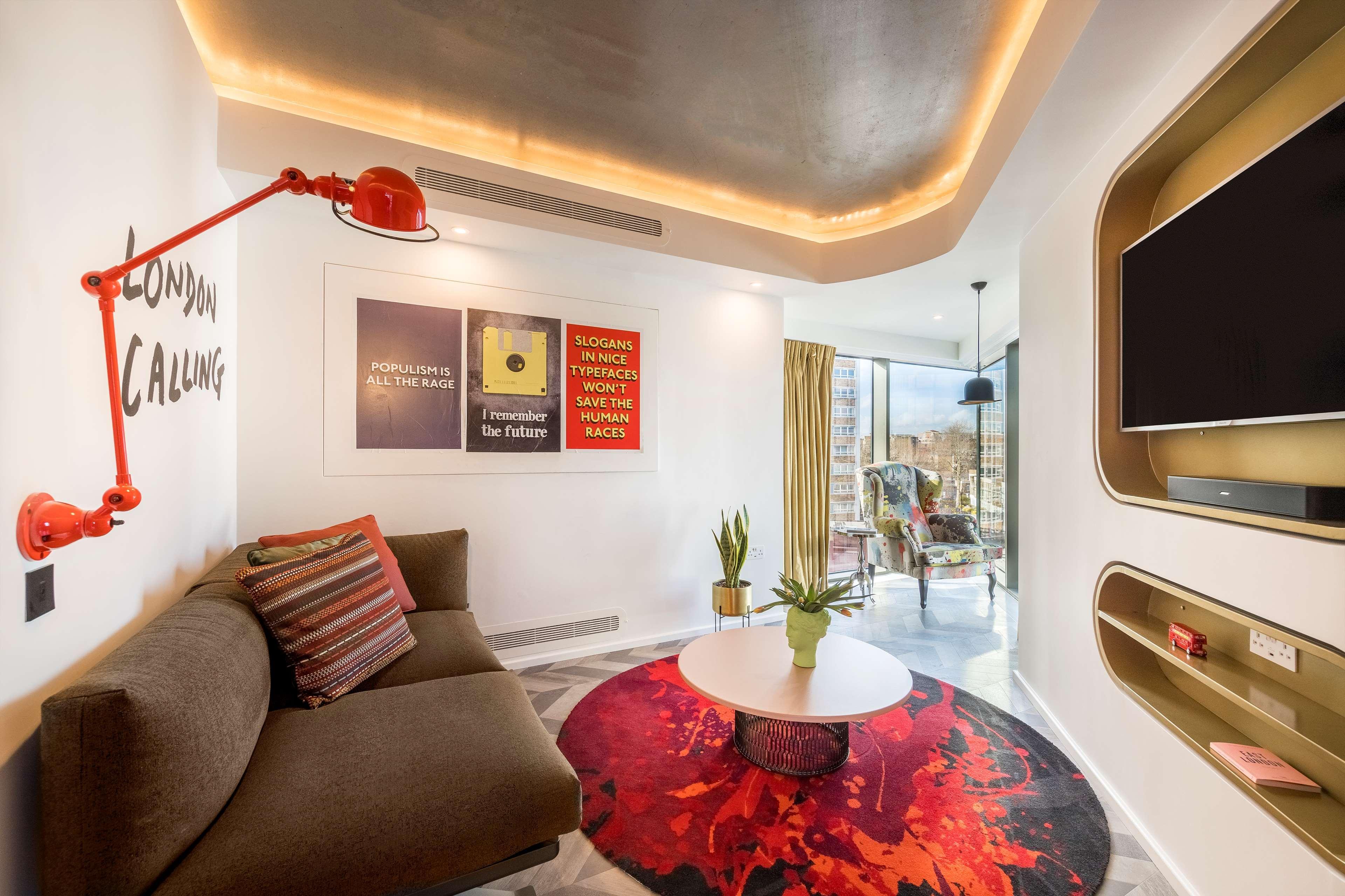 nhow London - Eccentric Pop Art Hotel