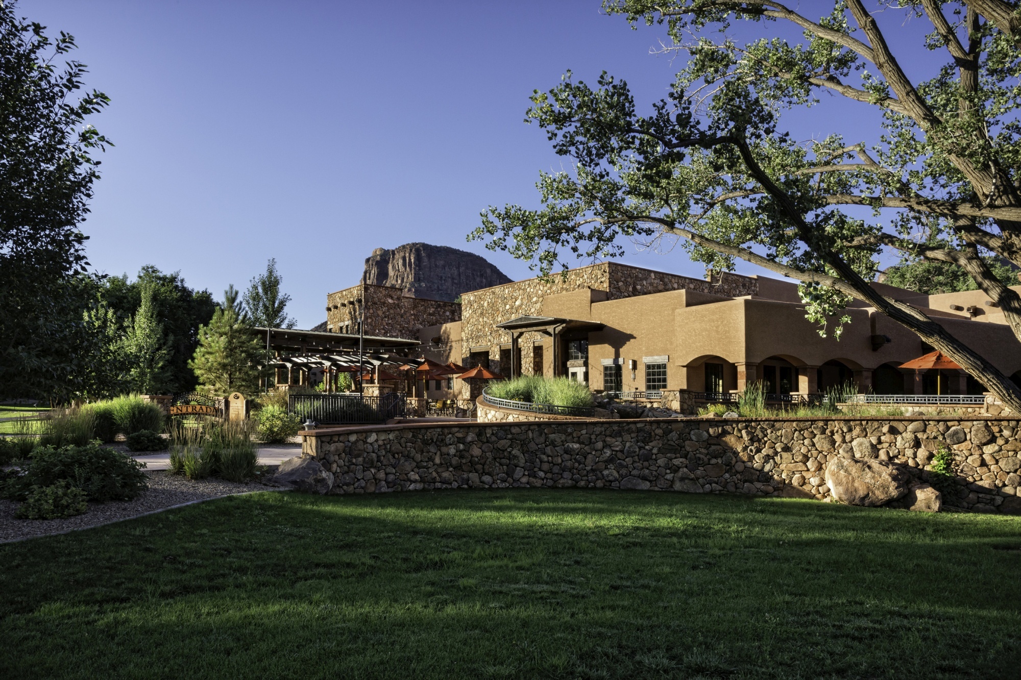 Gateway Canyons Resort & Spa - Buttes & Dinosaur Fossils in the Red ...