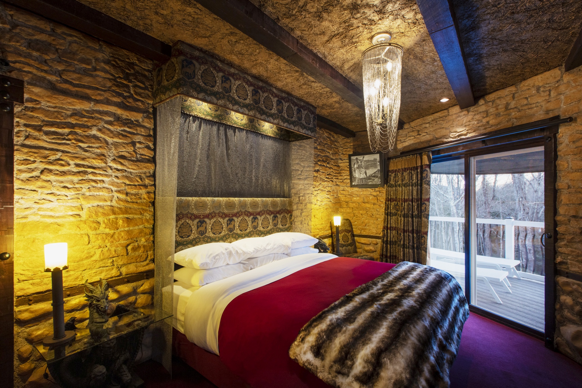 The Roxbury At Stratton Falls - Quirky And Flamboyant Themed-Rooms
