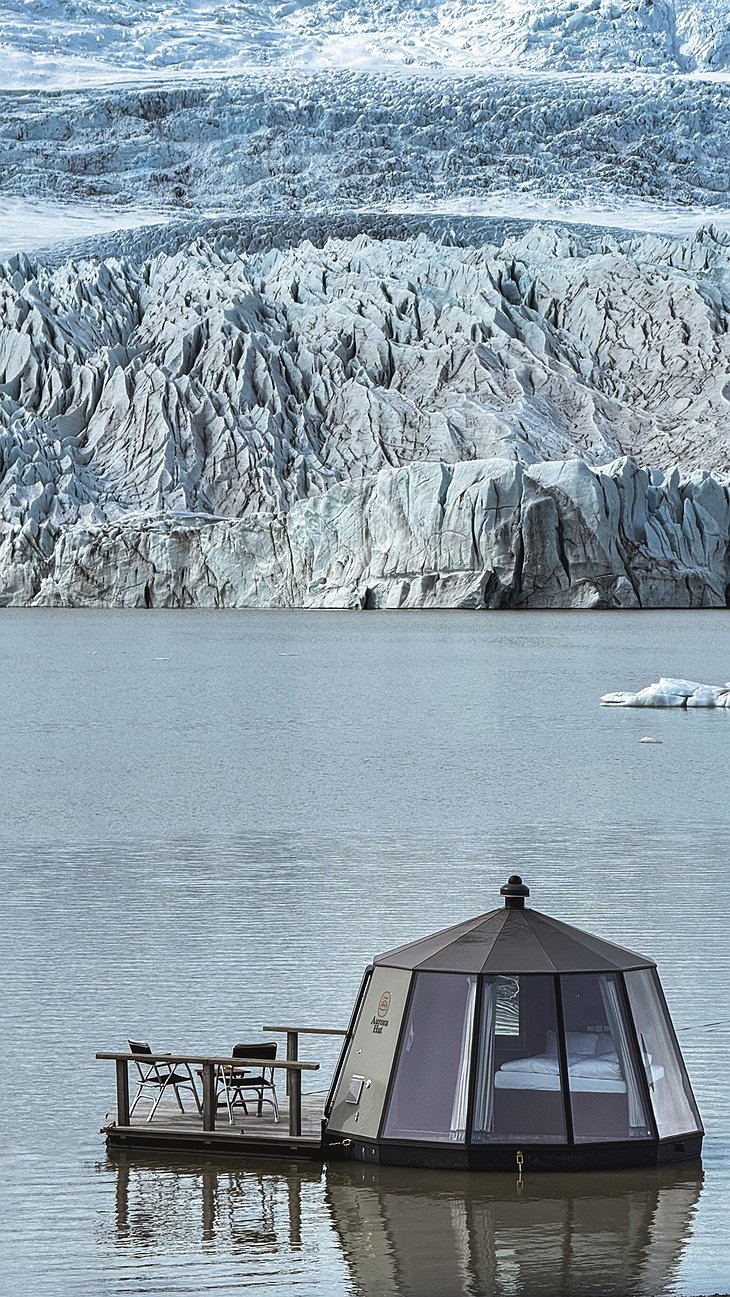 AuroraHut - Floating Hotel in the Fjallsarlon Glacier Lagoon