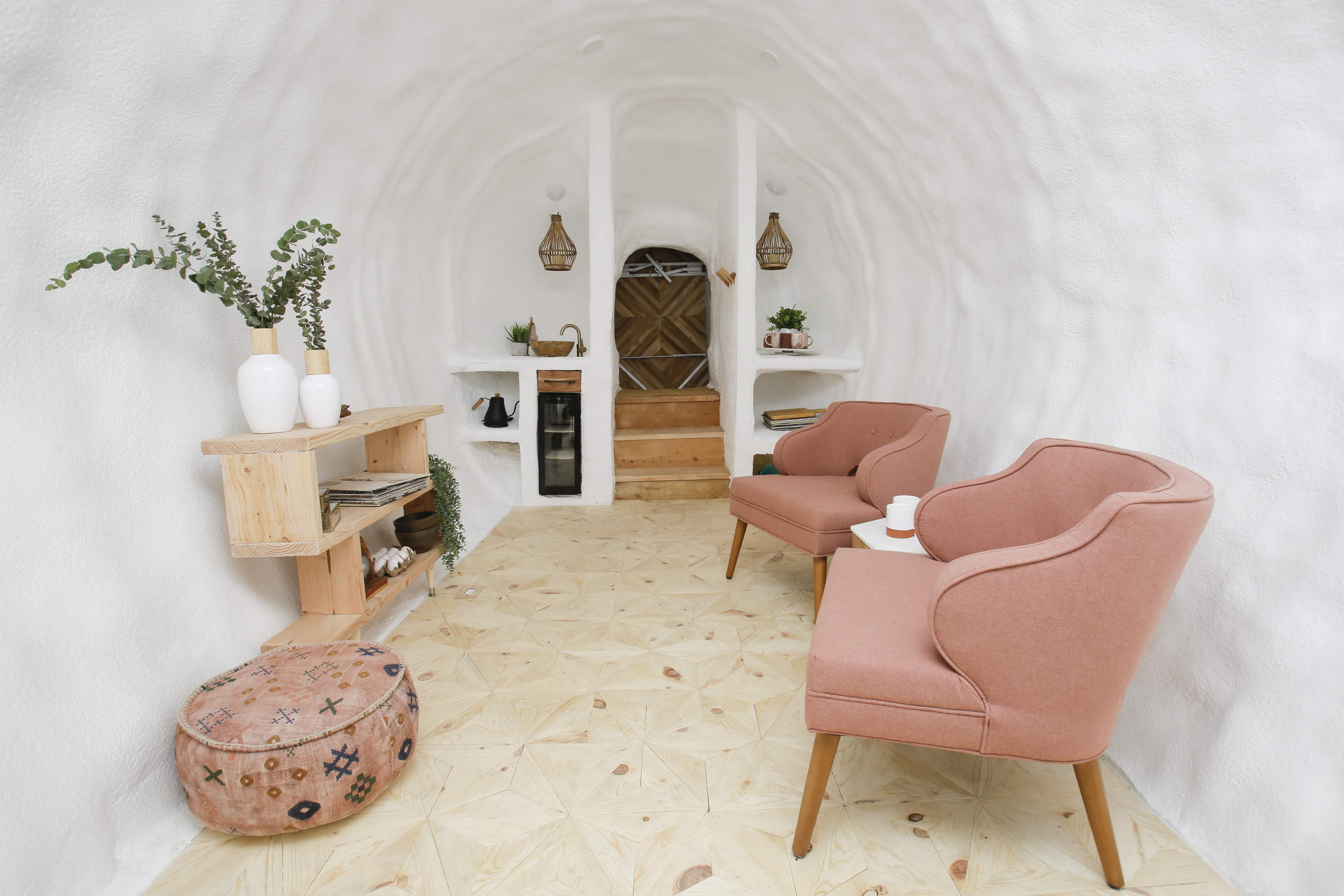 Potato Hotel - Stay at Idaho's Biggest and Heaviest "Potato"