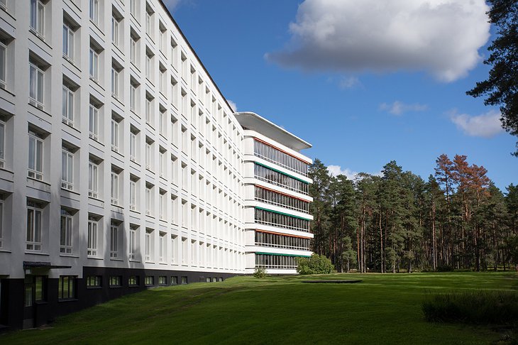 Paimio Sanatorium - Cutting-Edge Functionalist Architecture from the ...