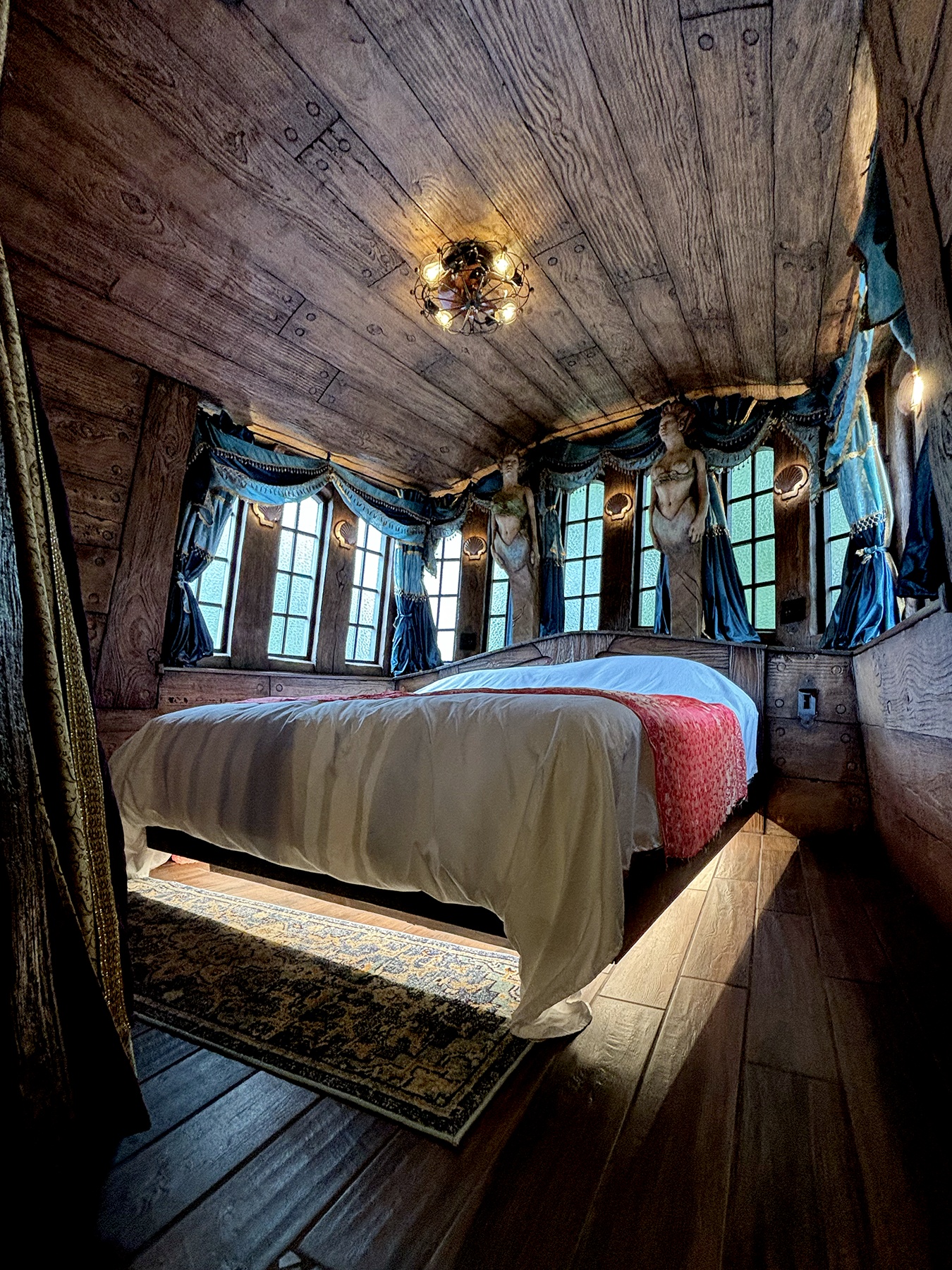 Hazelnut Inn - Medieval Fantasy in Canada's Fraser Valley