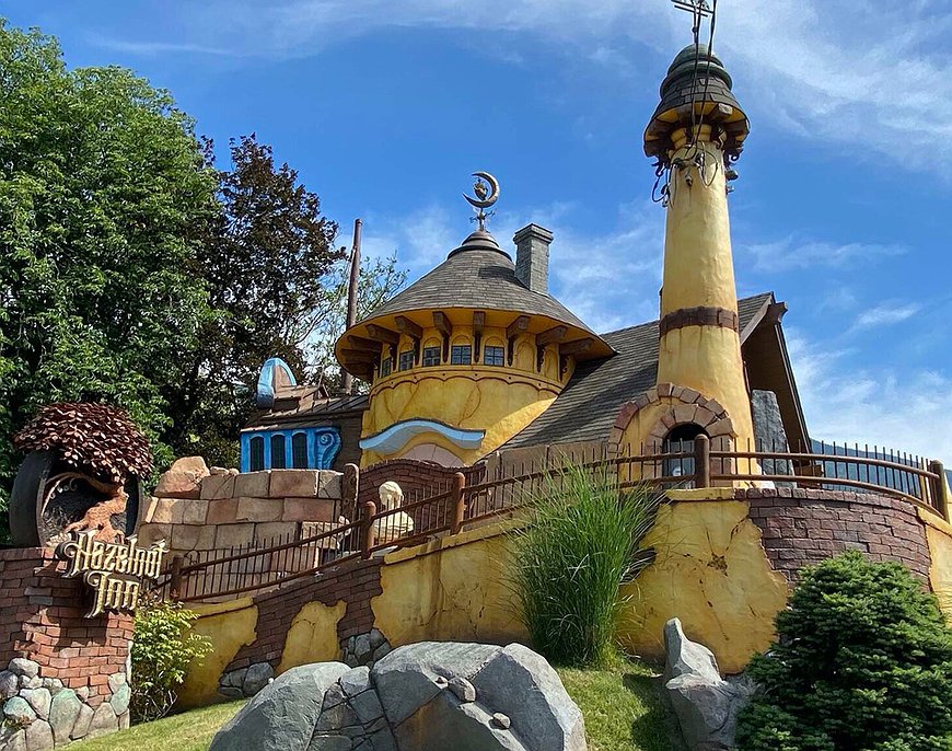 The Shire of Montana Hobbit House - It Could Be Hobbit-Forming | Unique ...