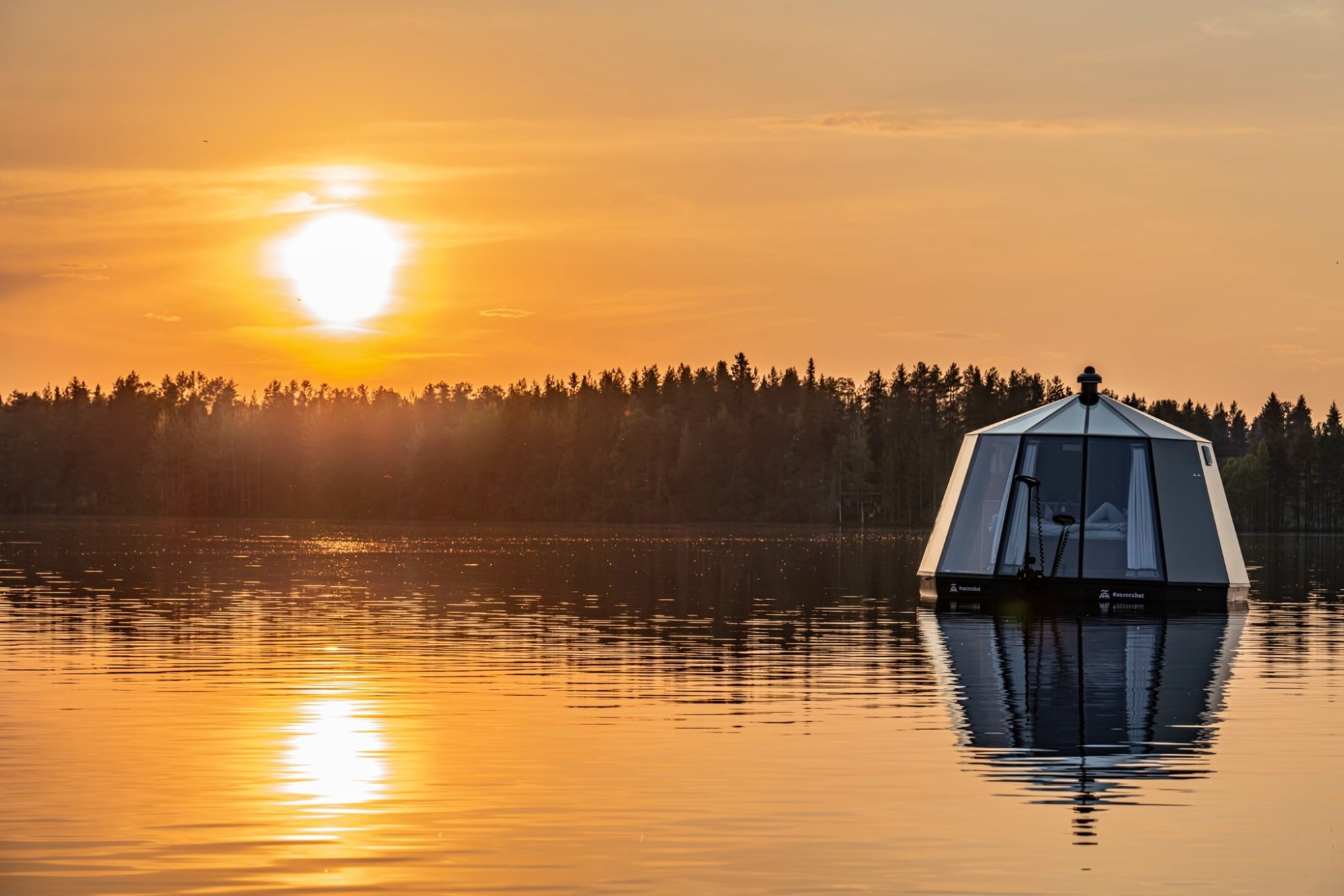 Arctic Guesthouse & Igloos - Mobile Glass Igloos In The Finnish Lapland