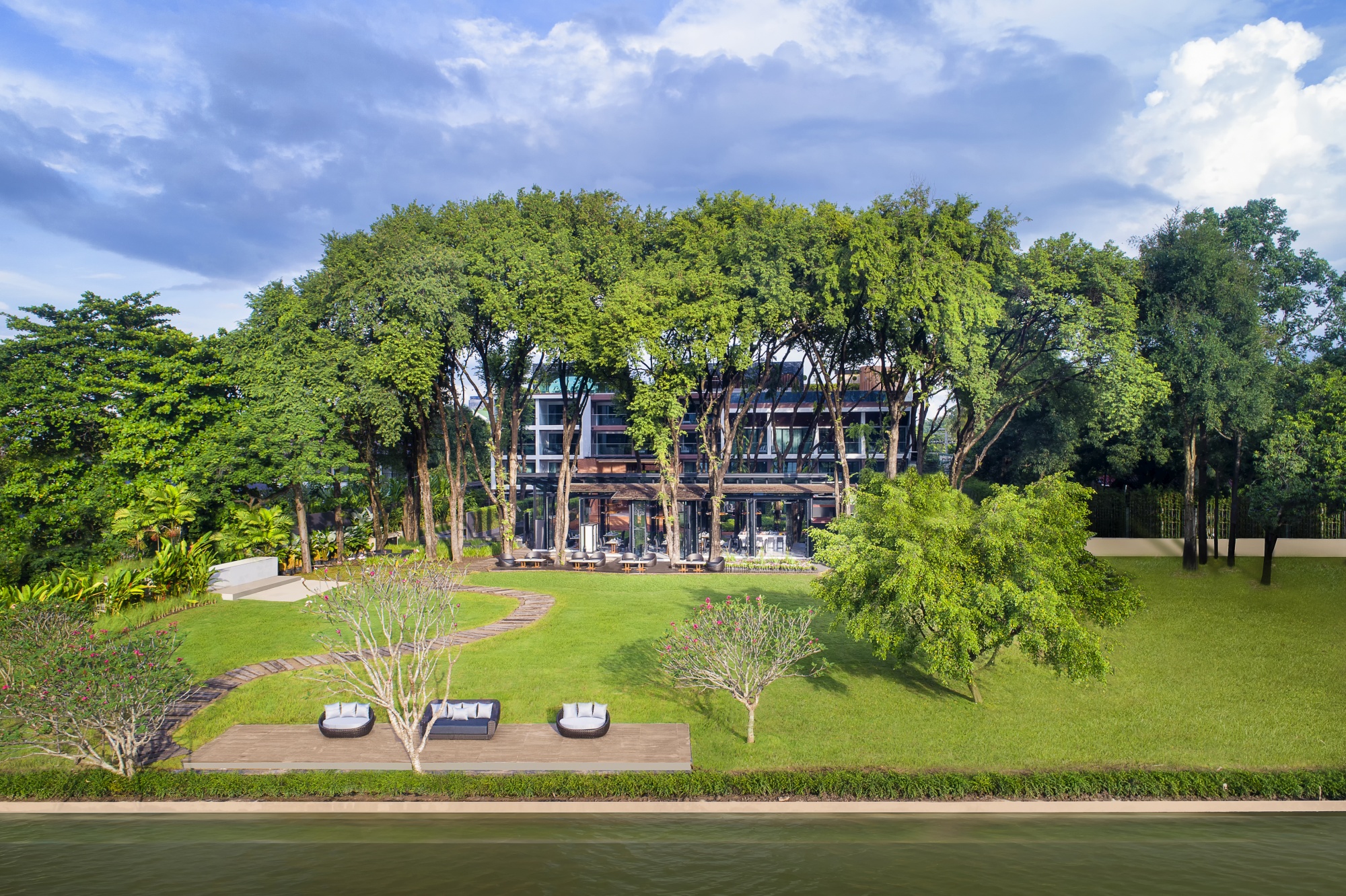 X2 Chiang Mai Riverside Resort - Lanna Kingdom Meets Striking Modern Design