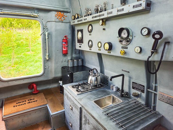 Yellow Submarine - Glamping in a Steampunk Machine