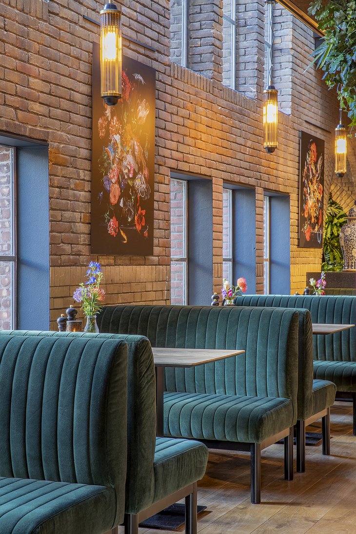 Bunk - Amsterdam's Holy Ho(s)tel