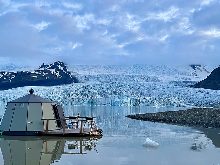 AuroraHut - Floating Hotel in the Fjallsarlon Glacier Lagoon